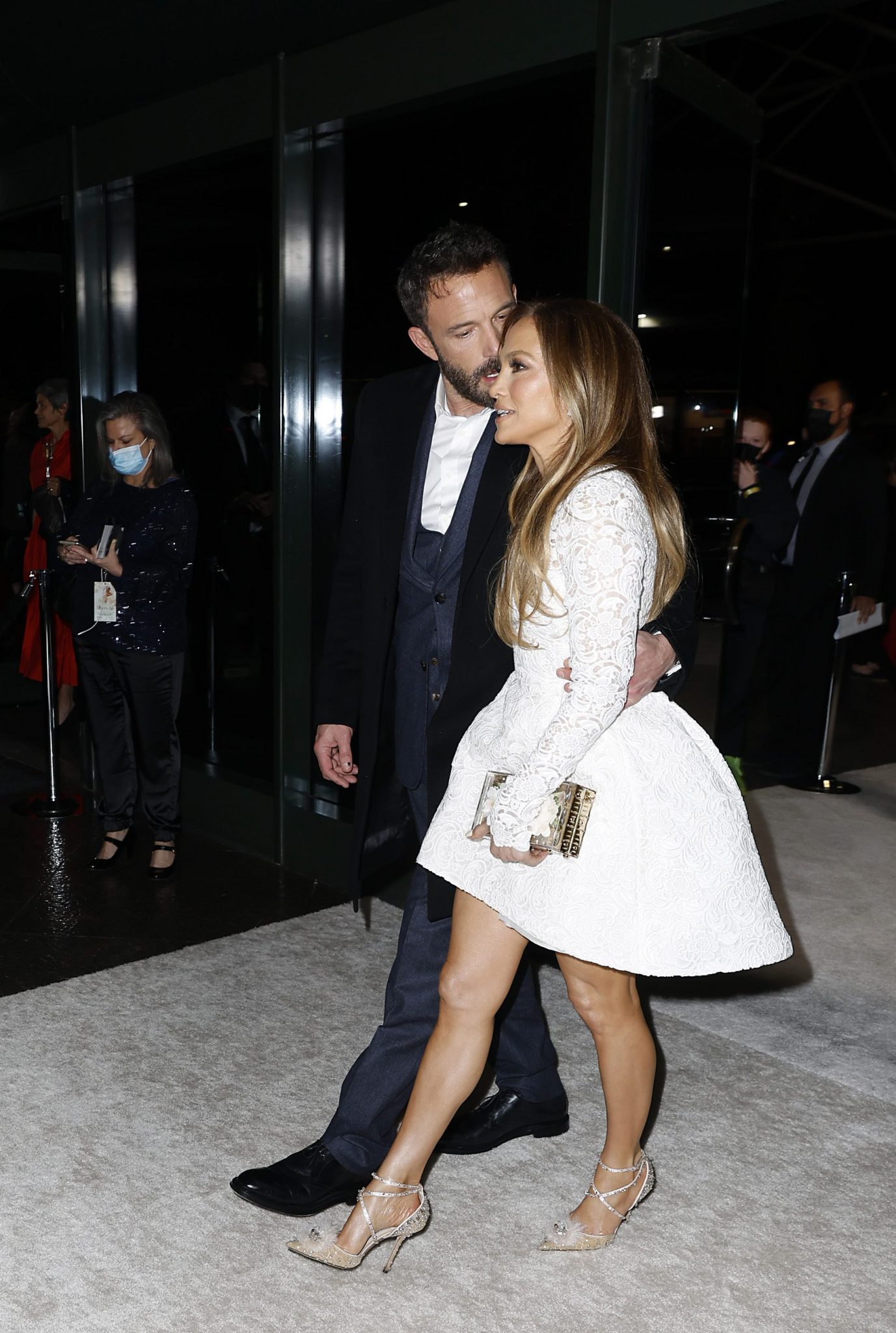 Jennifer Lopez e Ben Affleck, il debutto da marito e moglie sui social ...
