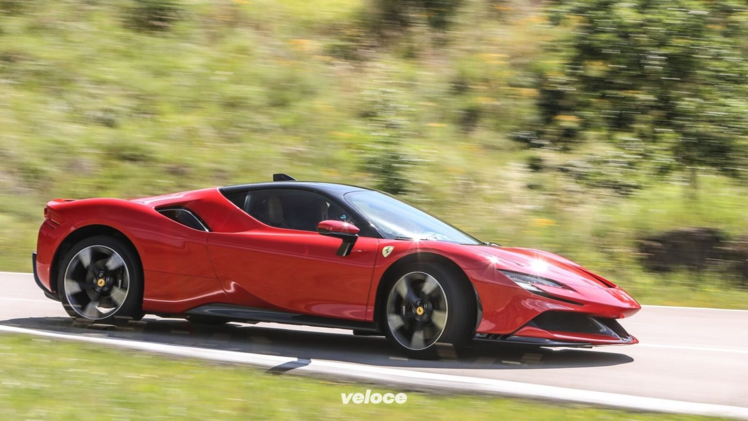 La nuova Ferrari elettrica di Fedez: come è fatta e quanto costa l'auto ...