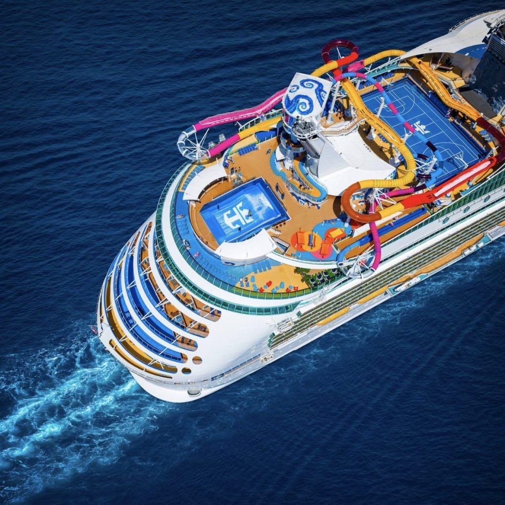 Sull'acqua per oltre 240 metri tra curve e rettilinei: lo scivolo ...