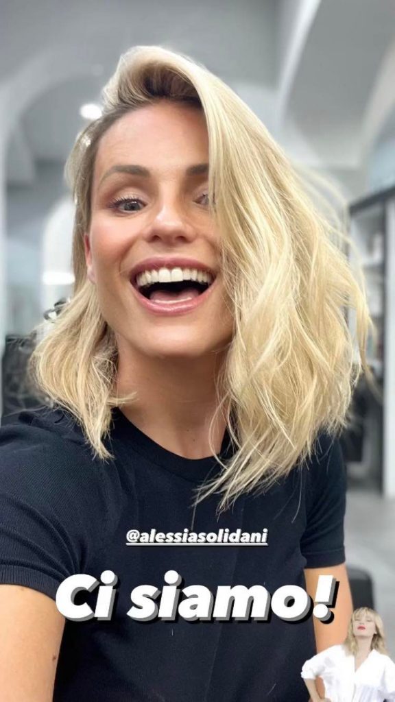 Michelle Hunziker cambia look: dopo le vacanze taglia i capelli e torna ...