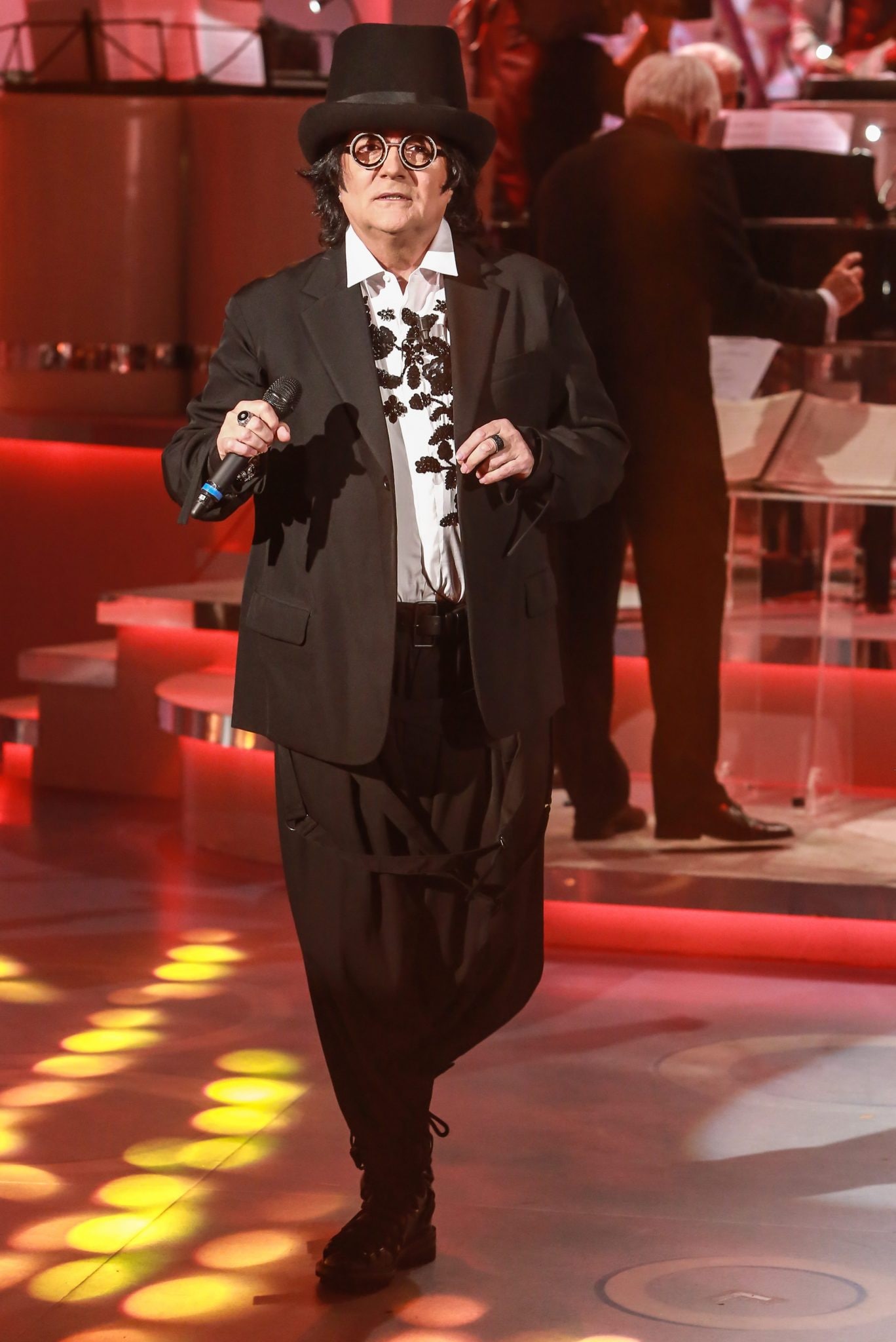 I look iconici di Renato Zero dagli anni '70 a oggi: le trasformazioni ...