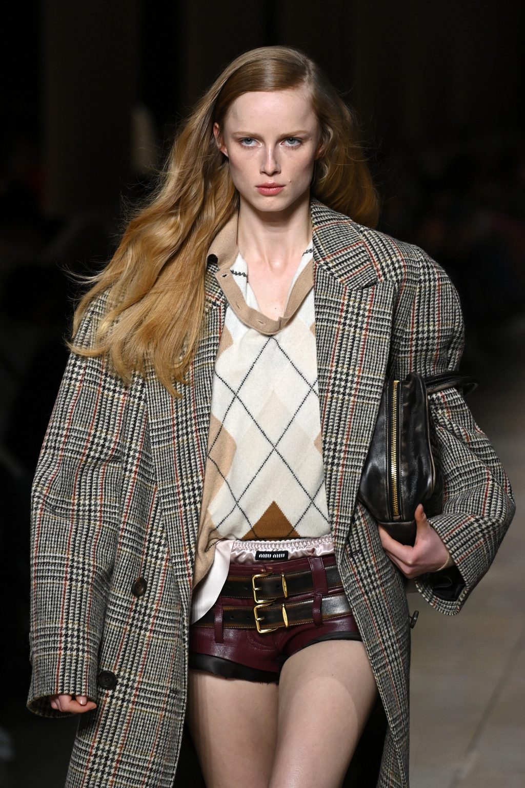 Tendenze moda Autunno/Inverno 2022-23, la cinta è protagonista: 10 ...