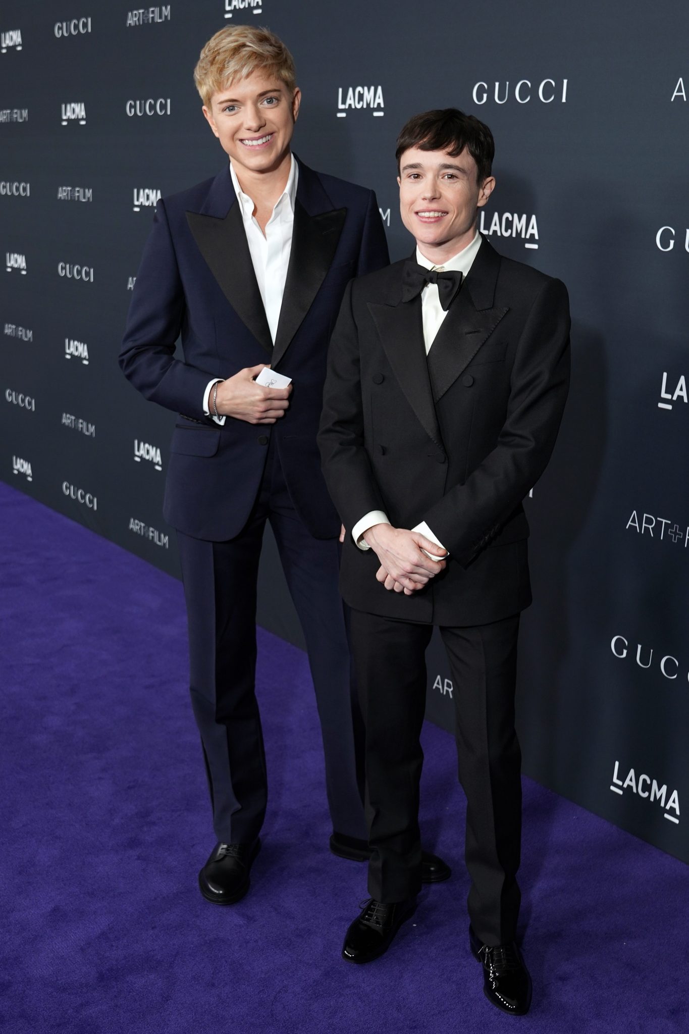 Elliot Page torna sul red carpet: l'attore sfila in smoking e papillon