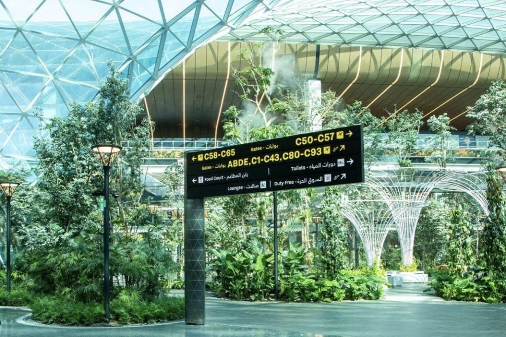 Il nuovo aeroporto del Qatar: un giardino tropicale con più di 300 ...