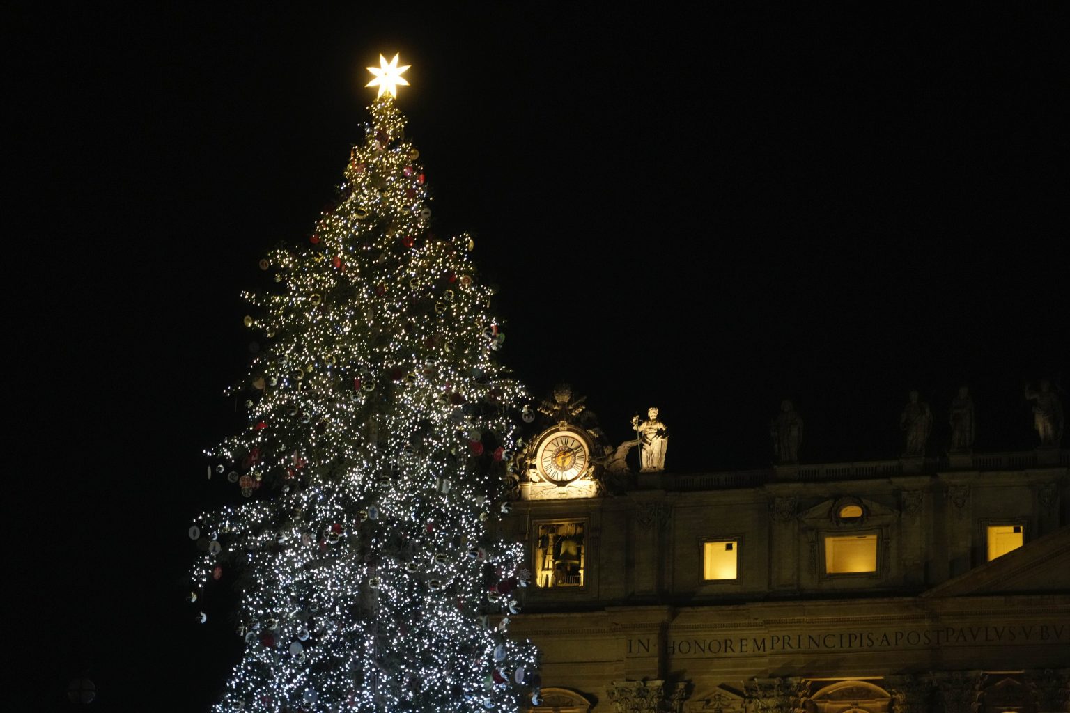 Alberi di Natale 2022: i più spettacolari da vedere in Italia
