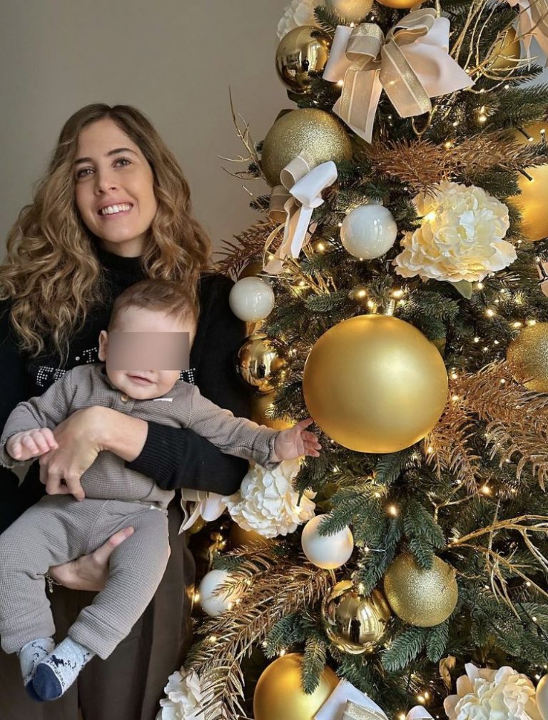 L'albero di Natale di Francesca Ferragni: fiori e oro per addobbare la casa