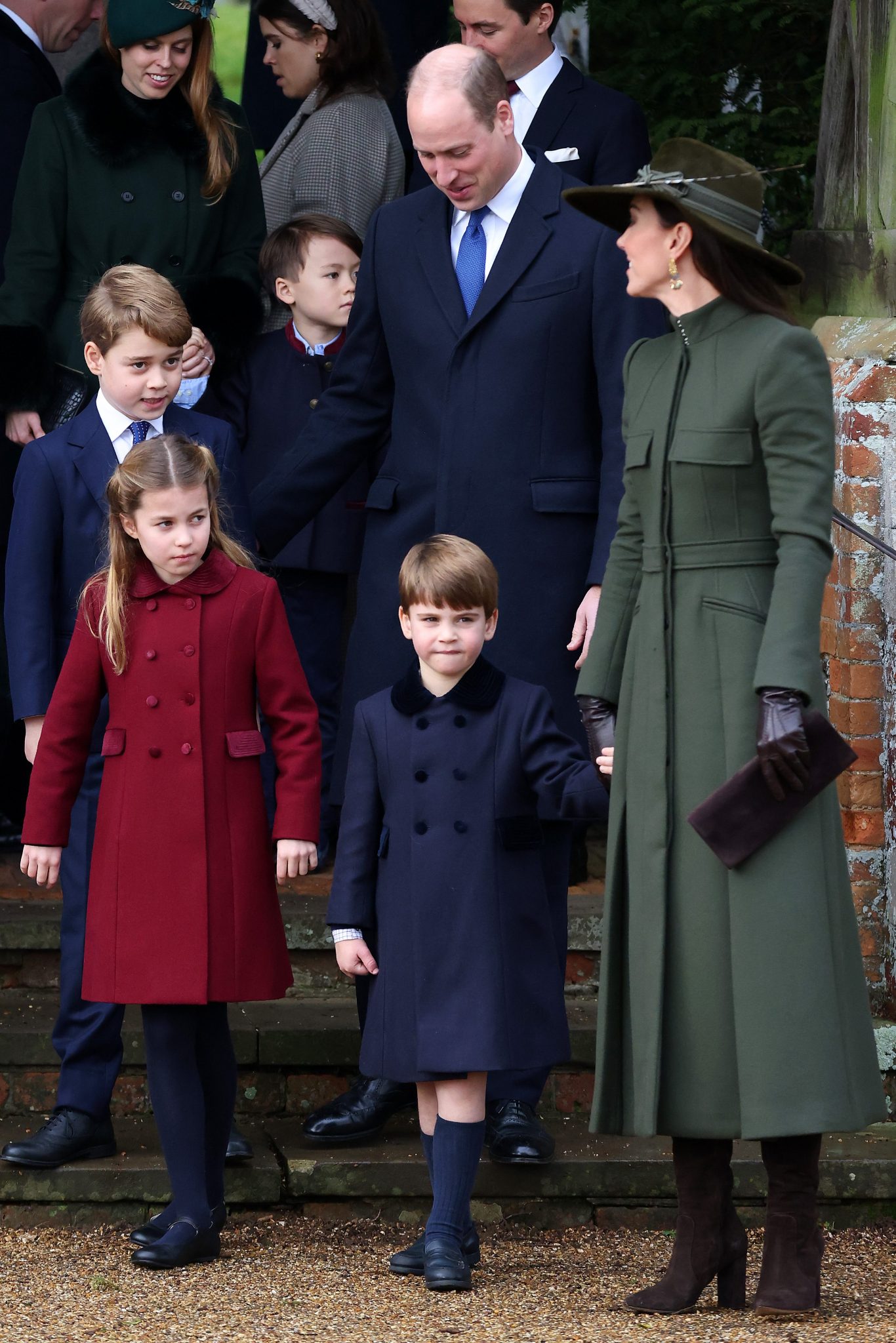 Kate Middleton rivoluziona il look di Natale: è country con cappotto ...