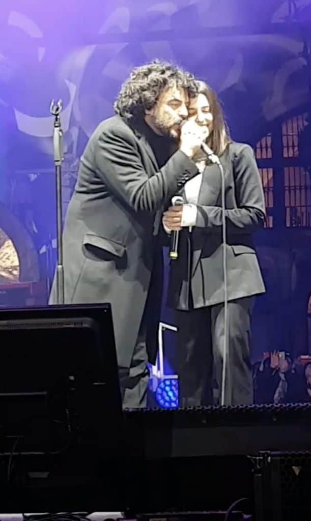 Jolanda in concerto con papà Francesco Renga: il duetto è coi look coordinati