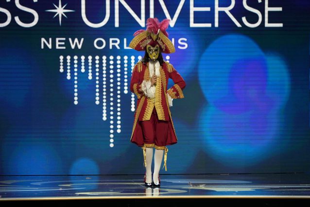 Virginia Stablum, italiana a Miss Universo: sfila in abito da sera e ...