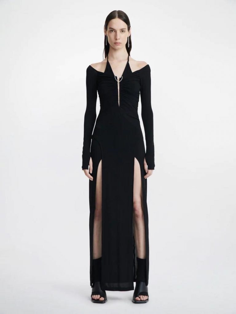 Elodie arriva a Sanremo: per il party pre-Festival è una dark lady con ...