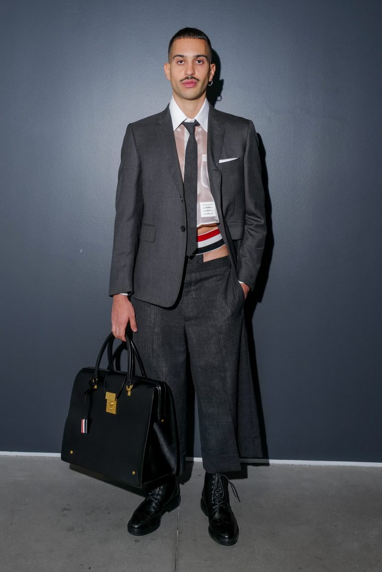 Mahmood alle sfilate di New York cambia stile: il nuovo look con i ...