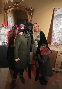 Ilary Blasi a Bologna con Isabel: parka e giacca furry per la ...