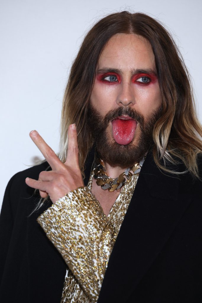 L'ultima provocazione di Jared Leto: alle sfilate di Parigi con denti d ...