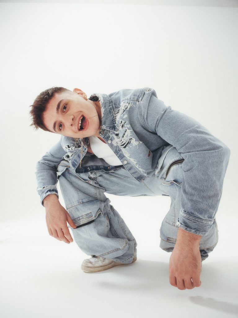 Olly, da TikTok a Sanremo e il successo di Polvere: "Ho imparato che ...