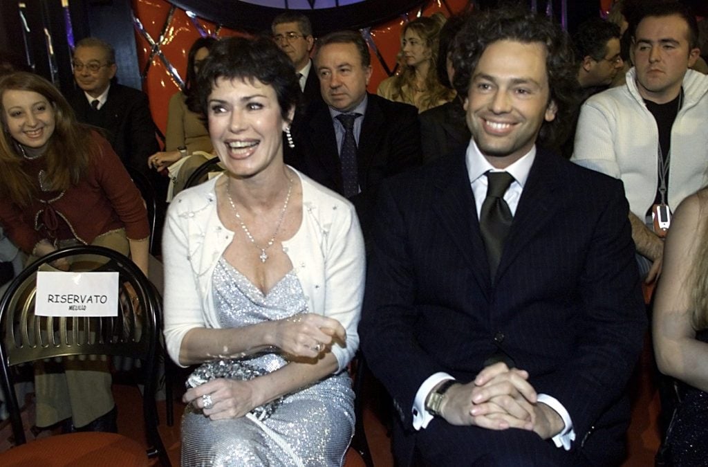 Corinne Clery ieri e oggi: com'è cambiata l'attrice a L'isola dei famosi
