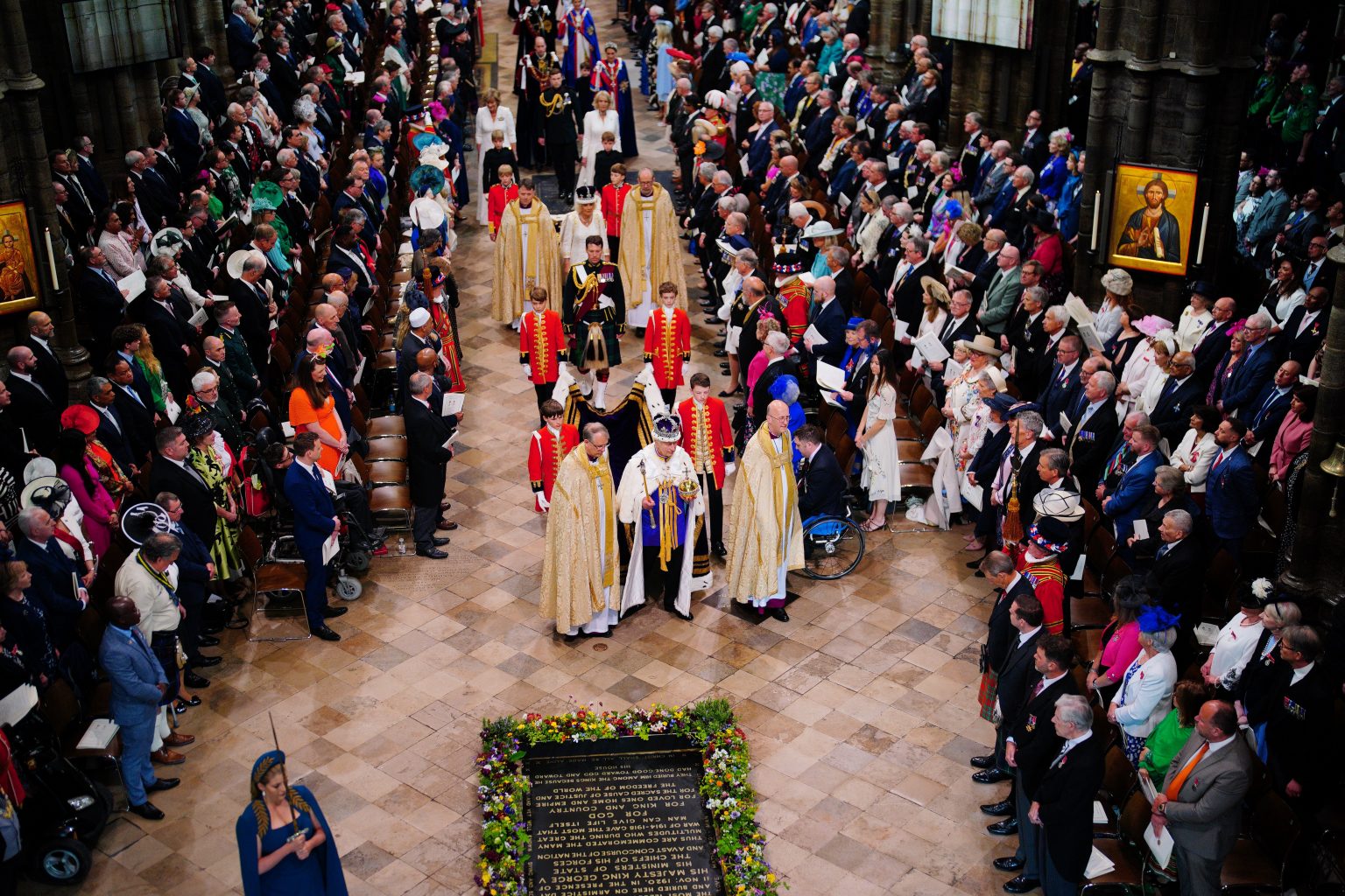 Incoronazione re Carlo III, tutti i look degli invitati: trionfano ...