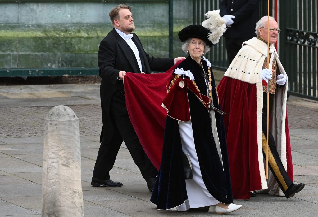 Incoronazione re Carlo III, tutti i look degli invitati: trionfano ...