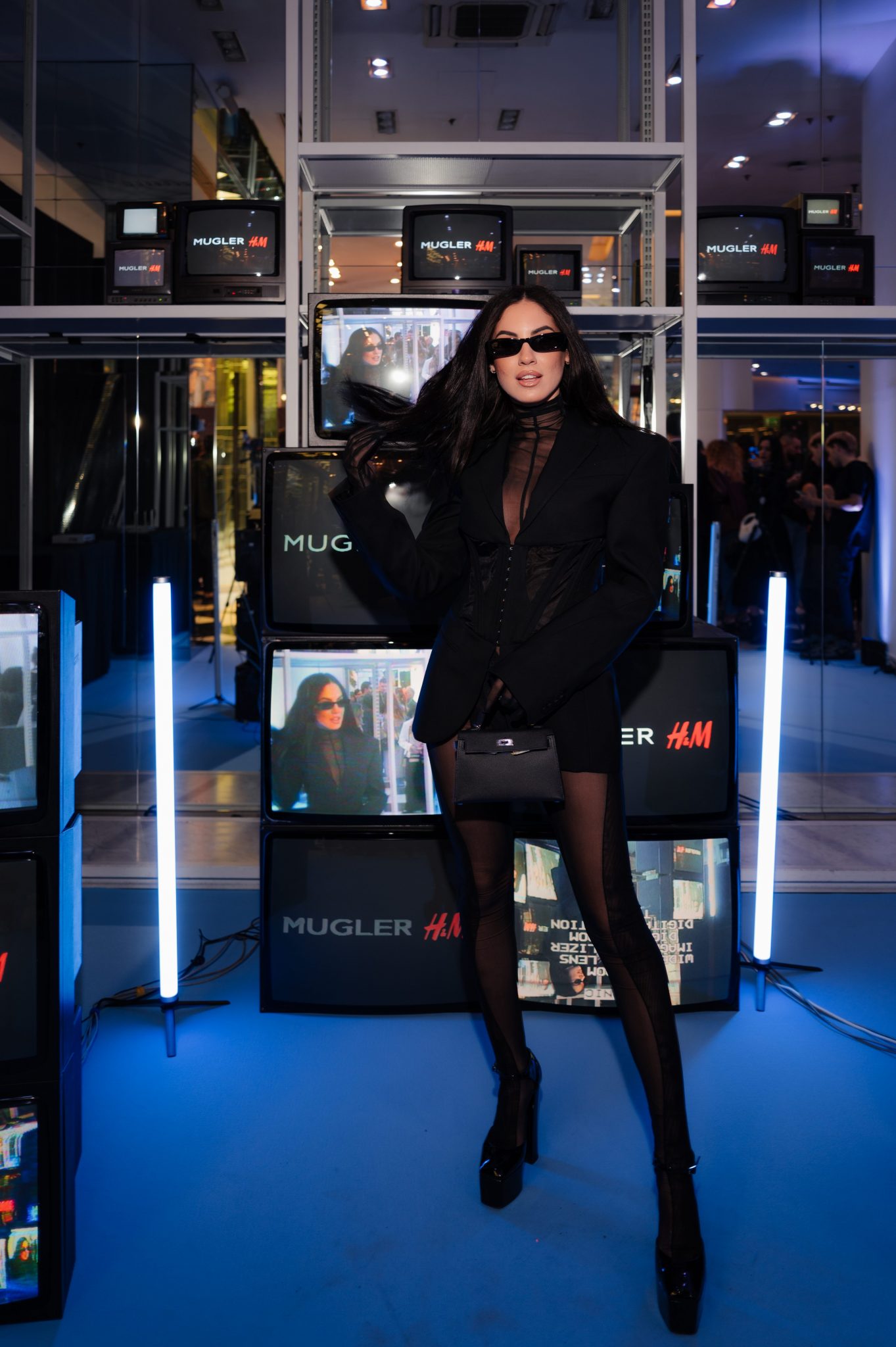 Giulia De Lellis con la tutina trasparente: per il lancio di Mugler x H&M scopre il lato b