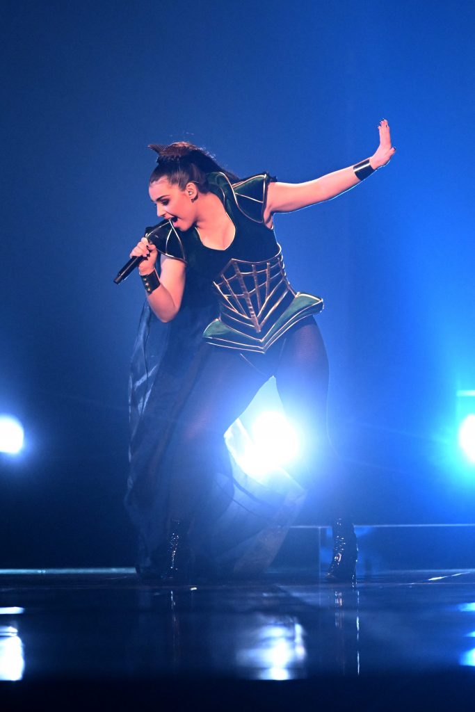 Alessandra Mele, chi è l'italiana all'Eurovision che ruba la scena col ...