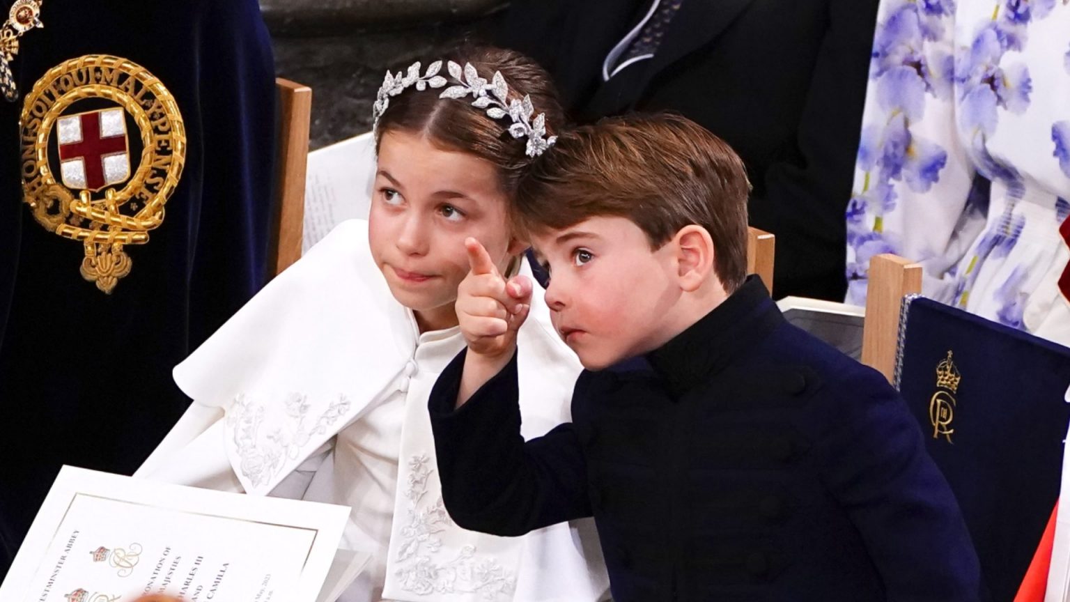 Perché il principino Louis non era coi fratelli Charlotte e George al ...