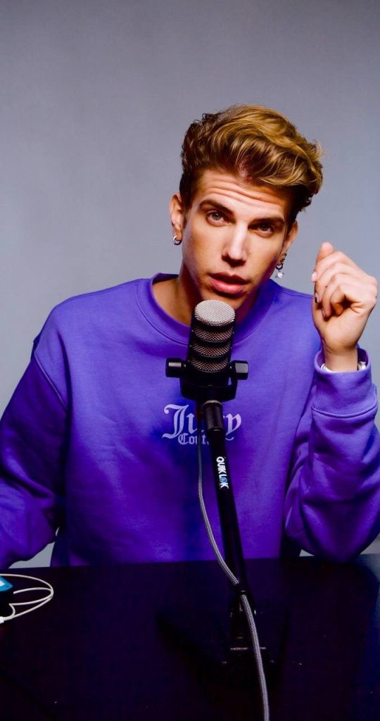 Luca Buttiglieri dal teatro a TikTok: chi è l'influencer che normalizza ...