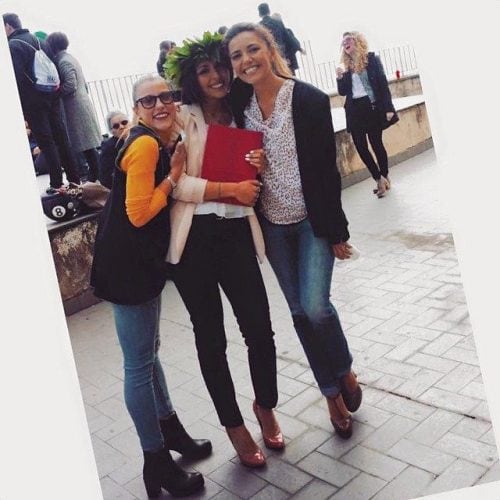 Serena Rossi presenta la sorella Ilaria: nella foto di coppia sono due ...