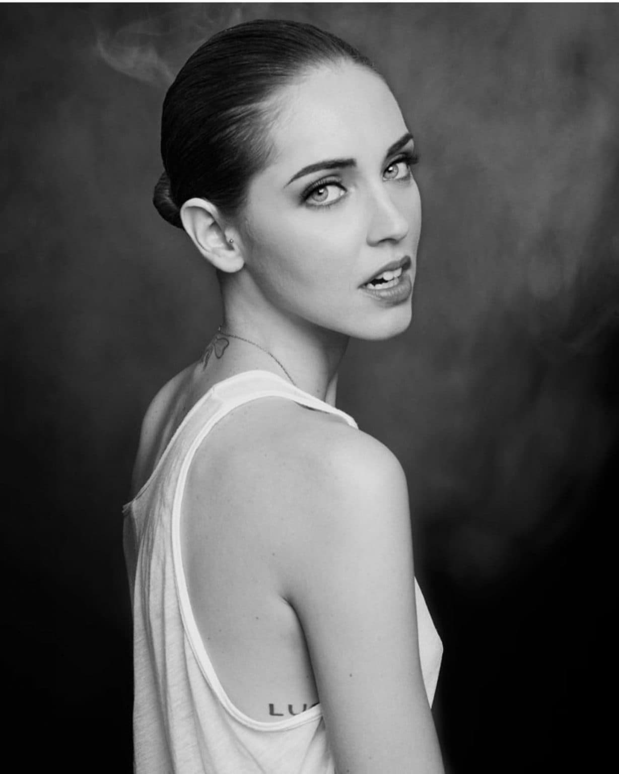 Chiara Ferragni sfoglia l'album dei ricordi: com'era nelle foto di ...