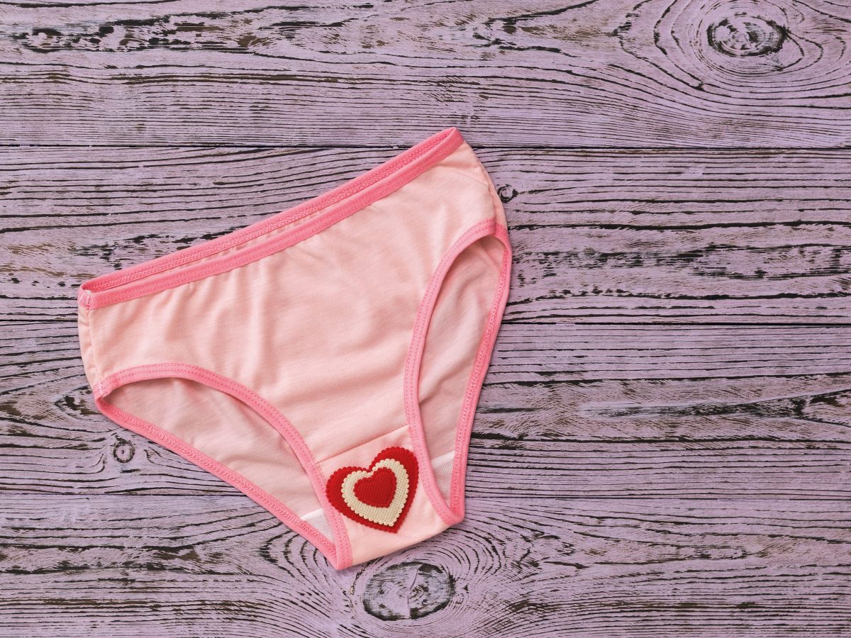 Cosa succede se non si usa l’assorbente: meno dolori e flusso meno ...