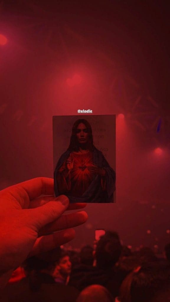 Elodie diventa una "santa": l'originale omaggio dei fan dopo l'inizio ...