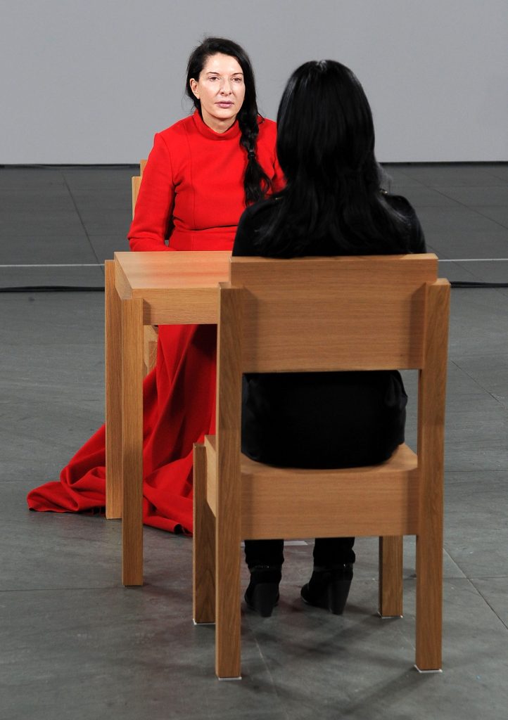 Marina Abramović, 77 anni dedicati all'arte della performance