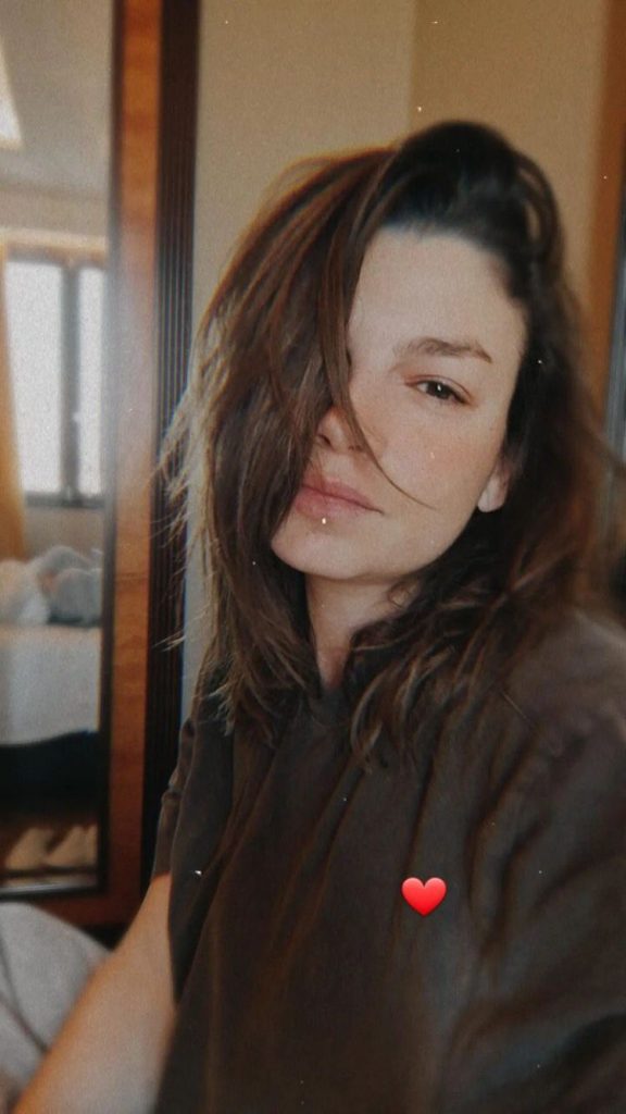 Emma Marrone senza trucco: con il look al naturale chiude il tour e si prepara a Sanremo 2024