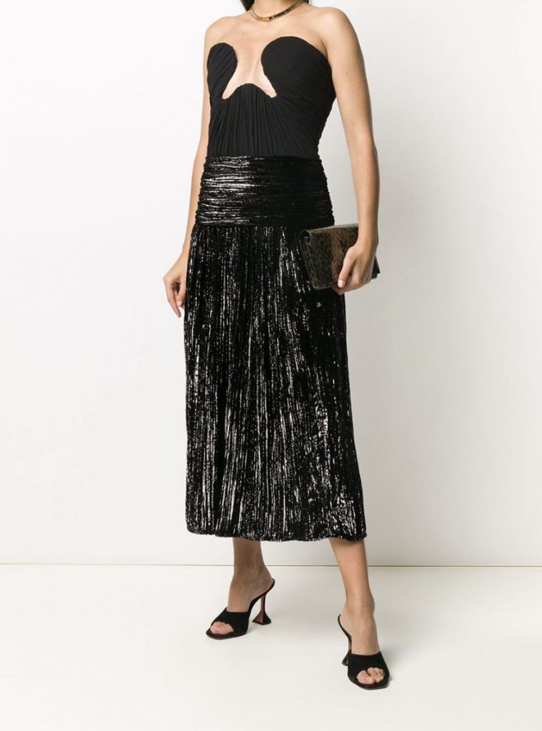 Ambra Angiolini a XFactor brilla con un abito corsetto total black