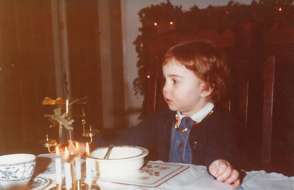 Kate Middleton pubblica una foto di lei bambina: è identica al principe ...