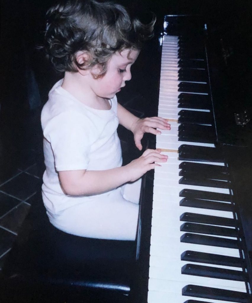 Angelina Mango da piccola: le foto e i video della cantante