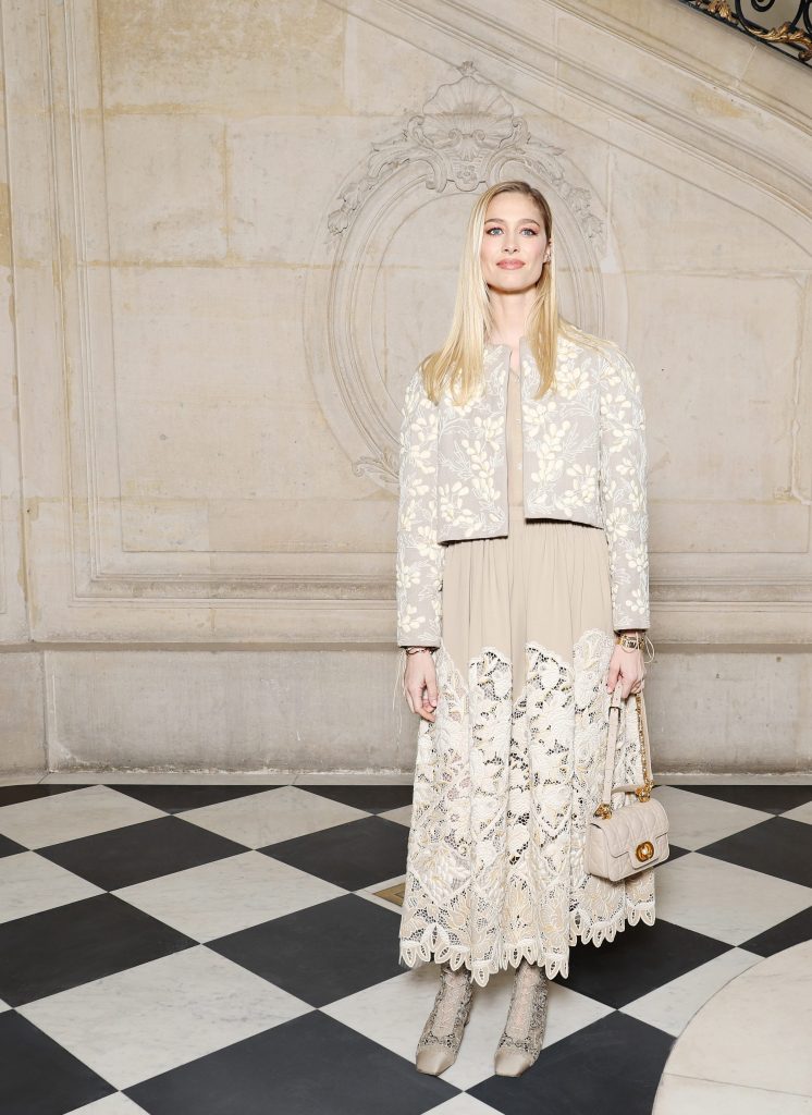 Beatrice Borromeo, un look senza tempo per le sfilate Haute Couture di ...