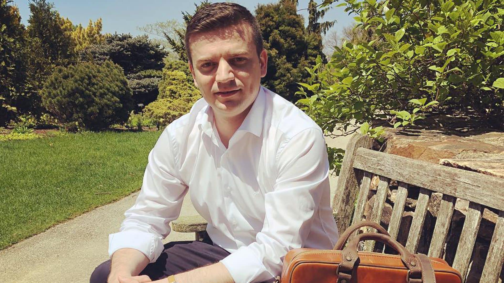 Chi è Tanner Leatherstein, il creator che distrugge borse da 3mila ...