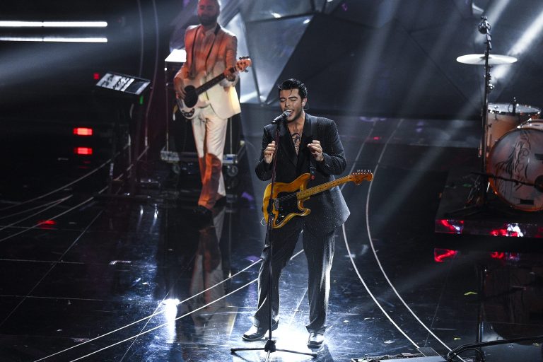 I look della prima serata di Sanremo 2024: pagelle e voti ai vestiti di ...
