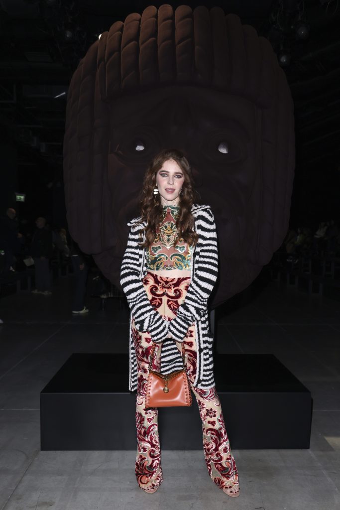 Il fenomeno Mare Fuori si prende Milano: gli attori della serie ...