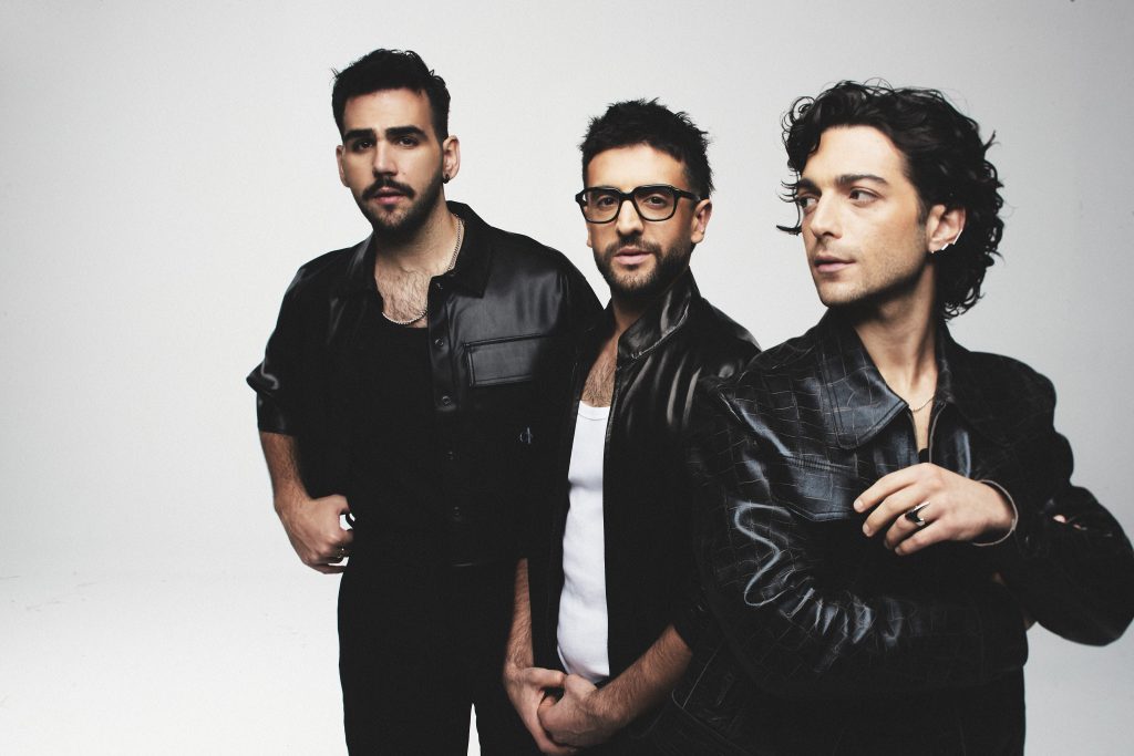 I look de Il Volo e Angelina Mango a Sanremo 2024: lo stylist Nicolò ...