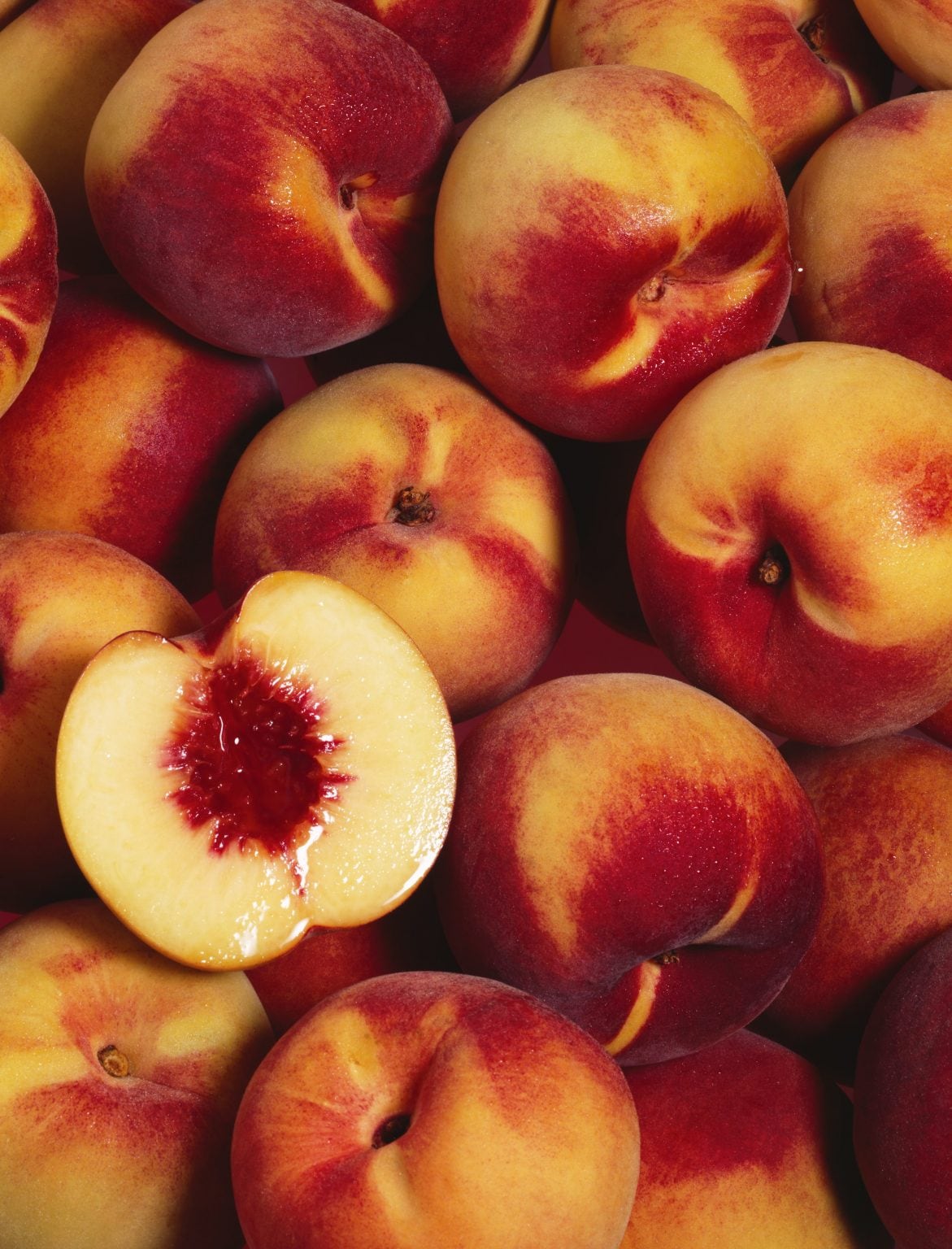 Quando è meglio mangiare le pesche: proprietà, benefici e ...