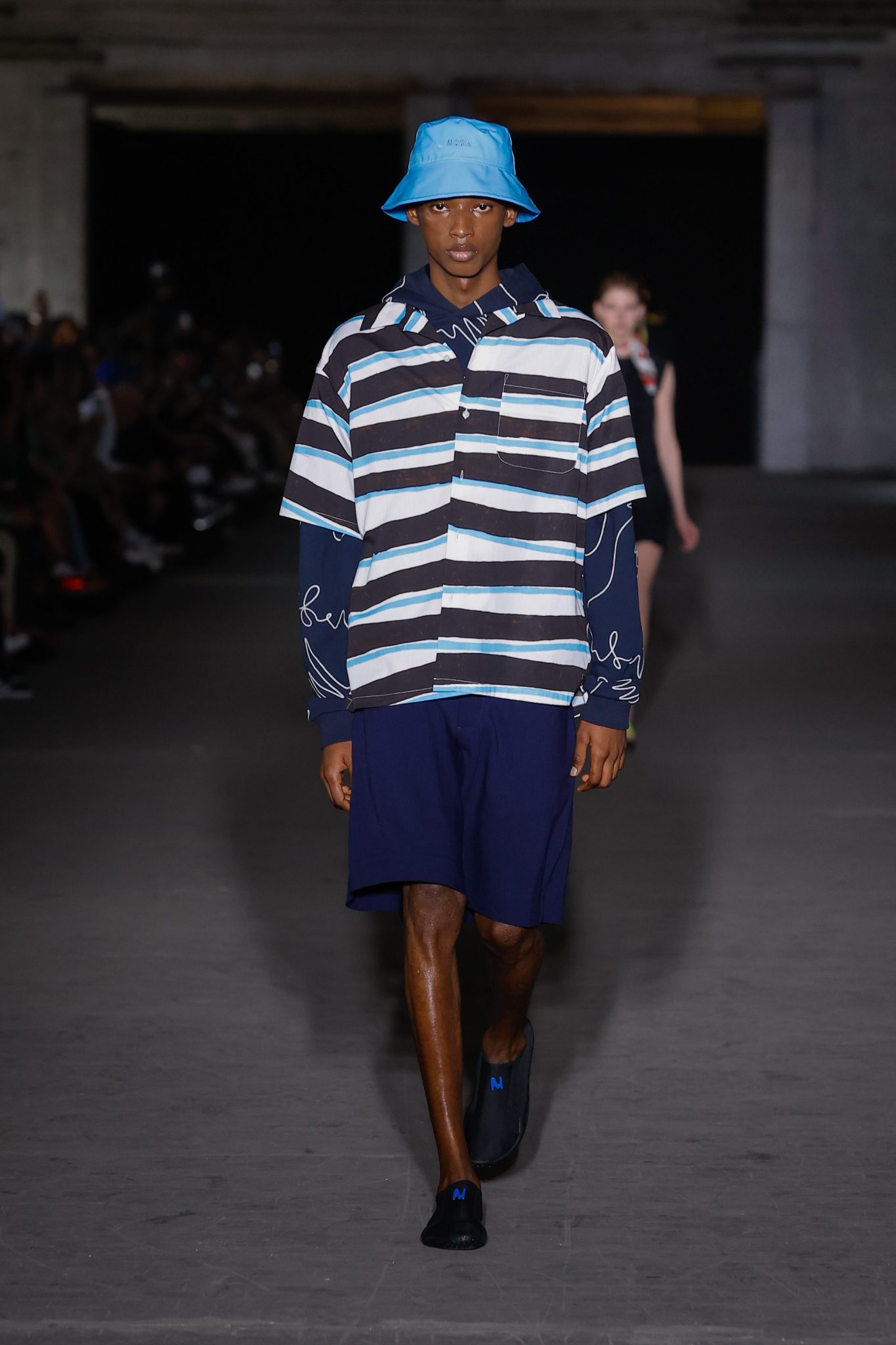 Tutte le tendenze uomo Primavera/Estate 2025: il ritorno del country e la moda dei colori polverosi