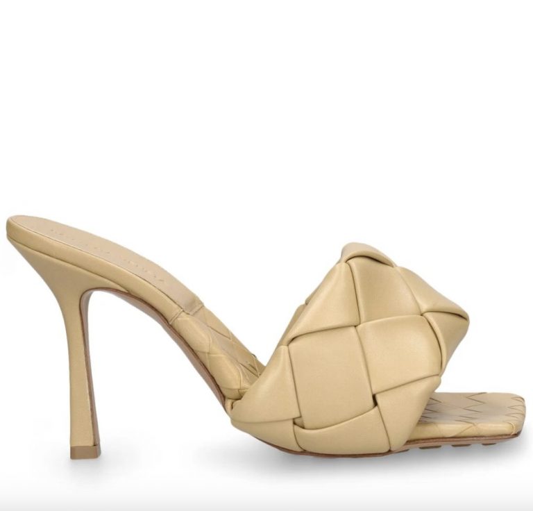 Chanel Totti coperta di cristalli per il matrimonio a Sorrento ...