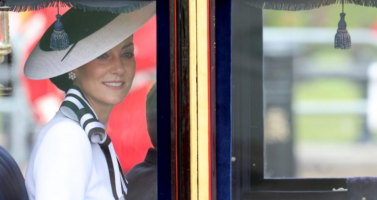 Kate Middleton in bianco: per il battesimo del principe Louis indossa ...