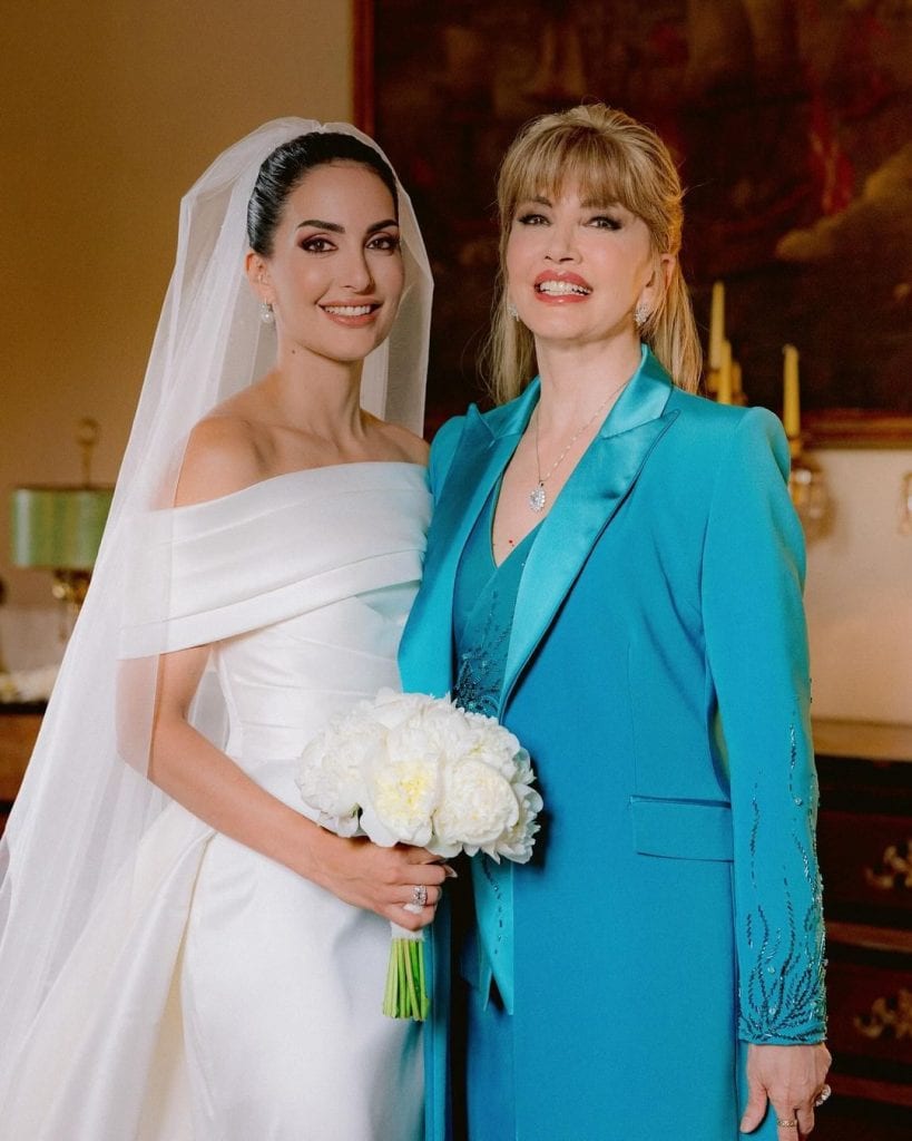 Cosa ha indossato Milly Carlucci al matrimonio della figlia Angelica Donati