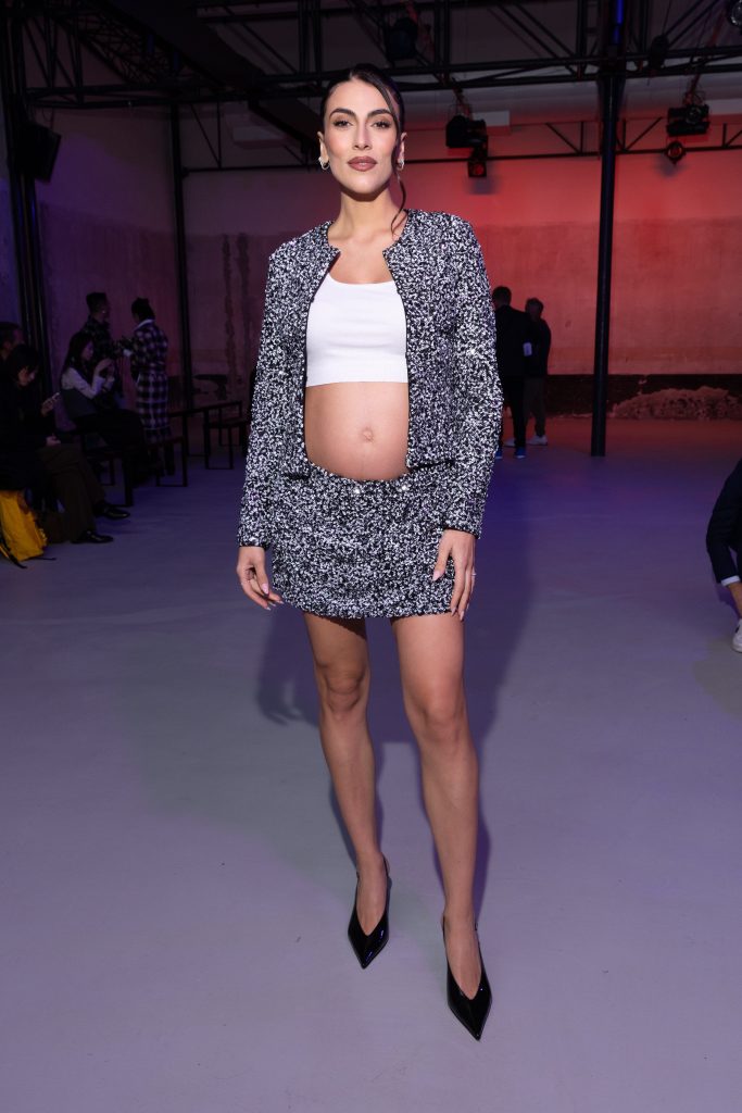 Giulia Salemi, gravidanza fashion: alla settimana della moda con pancione in vista e abiti fascianti