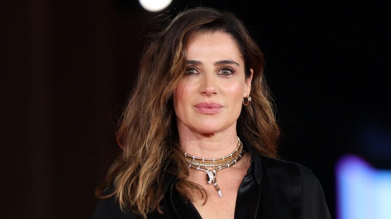 Luisa Ranieri, diamante tra i Diamanti: brilla alla premiere del film ...