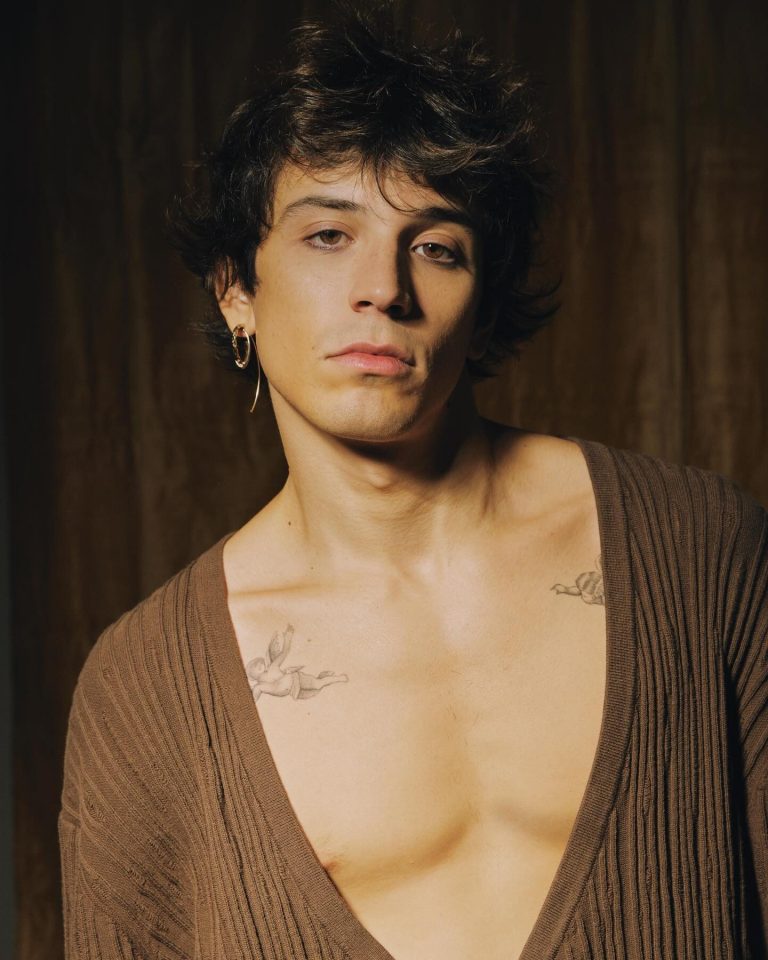 Alex Wyse ieri e oggi: la trasformazione del cantante da Amici a ...