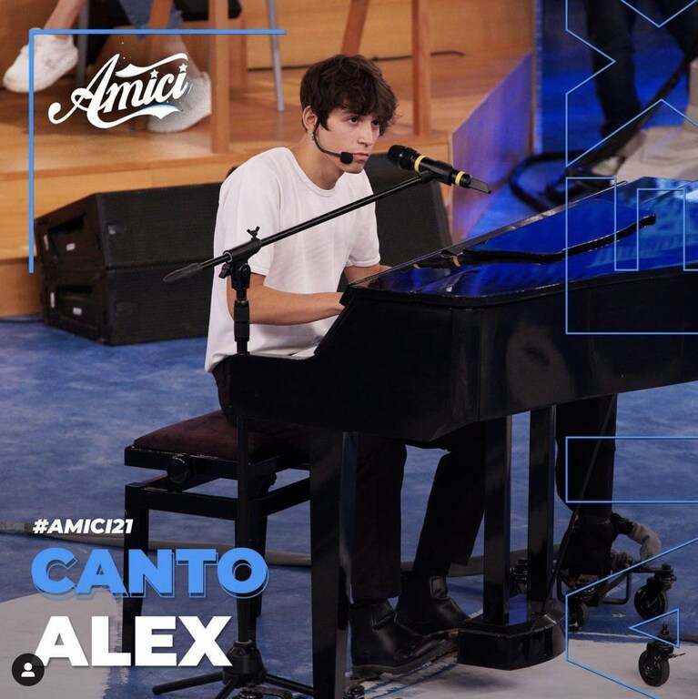 Alex Wyse ieri e oggi: la trasformazione del cantante da Amici a ...