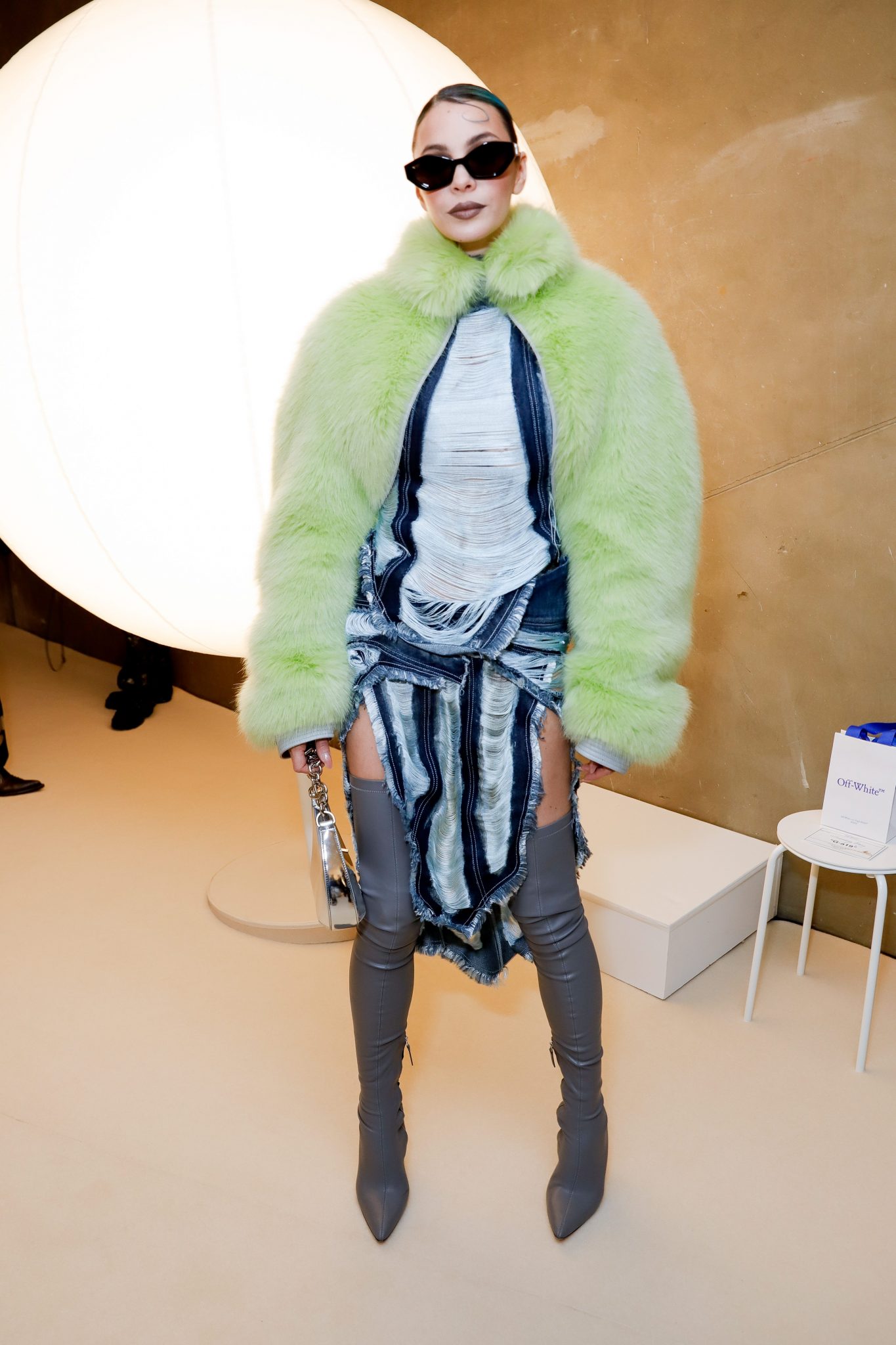 La prima Paris Fashion Week di Rose Villain: col rossetto nero è la ...