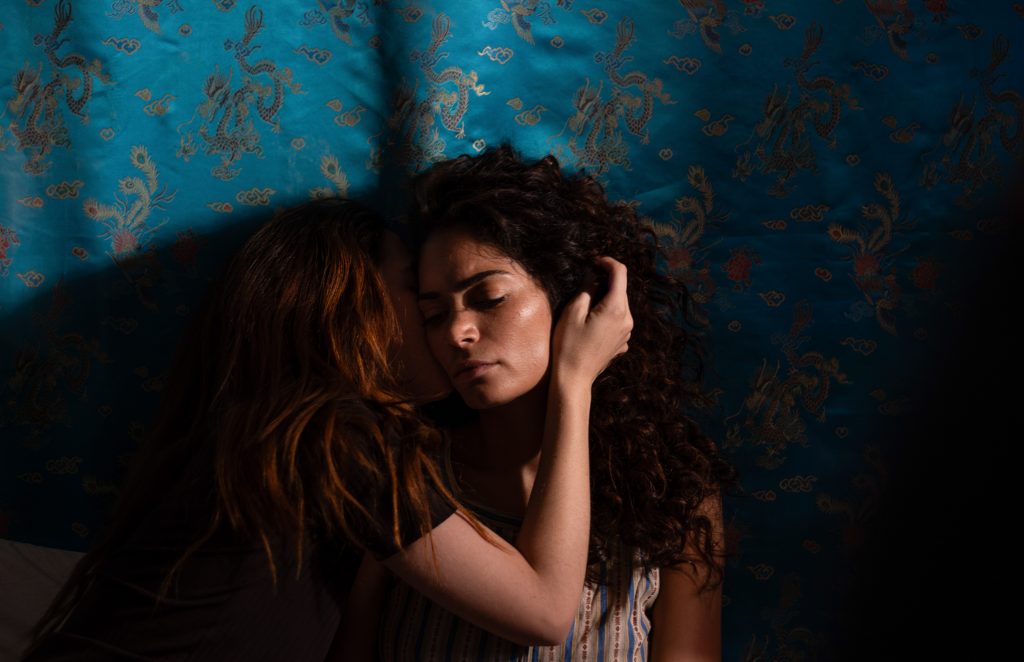 Elodie protagonista del film Fuori di Mario Martone: la trasformazione ...